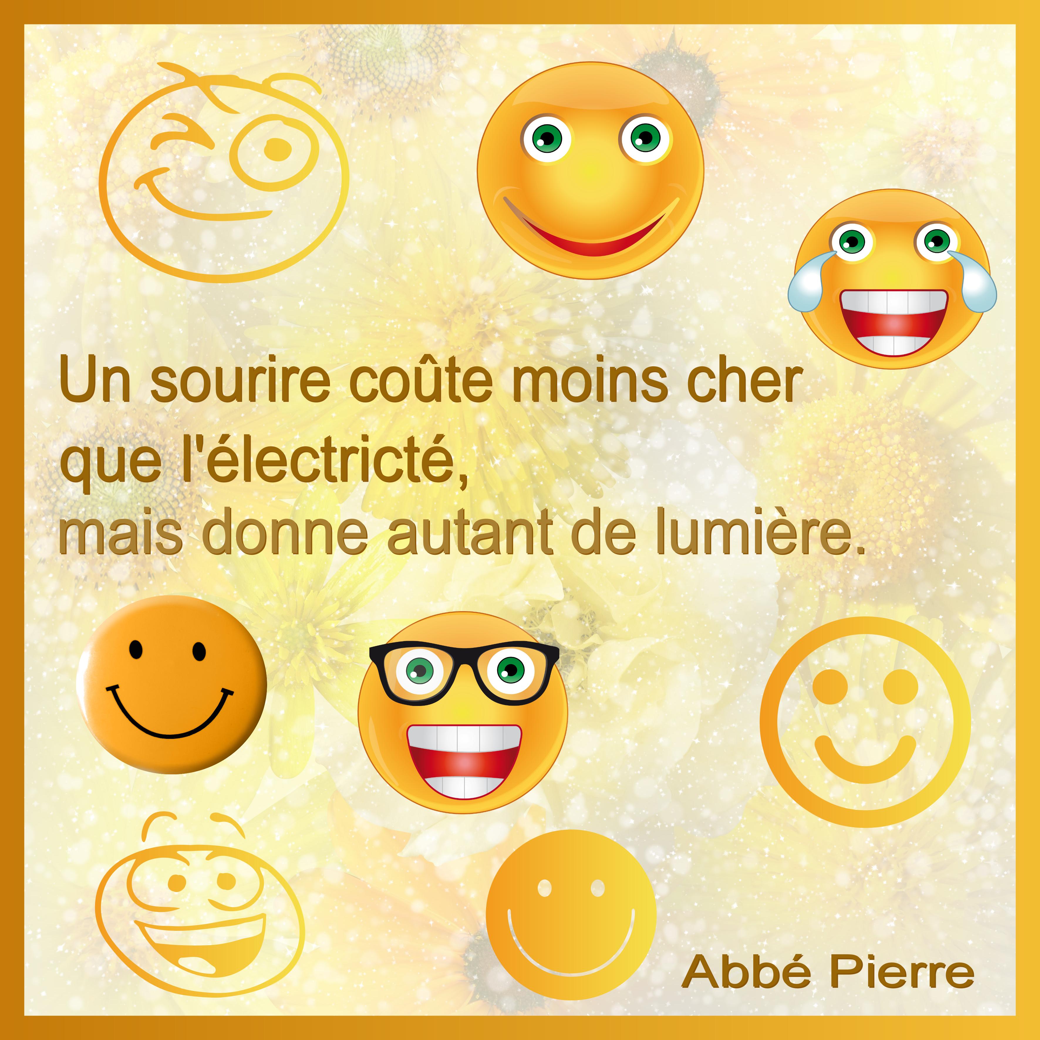 J-s147 - UN SOURIRE.jpg | Forum Le monde du Scrap